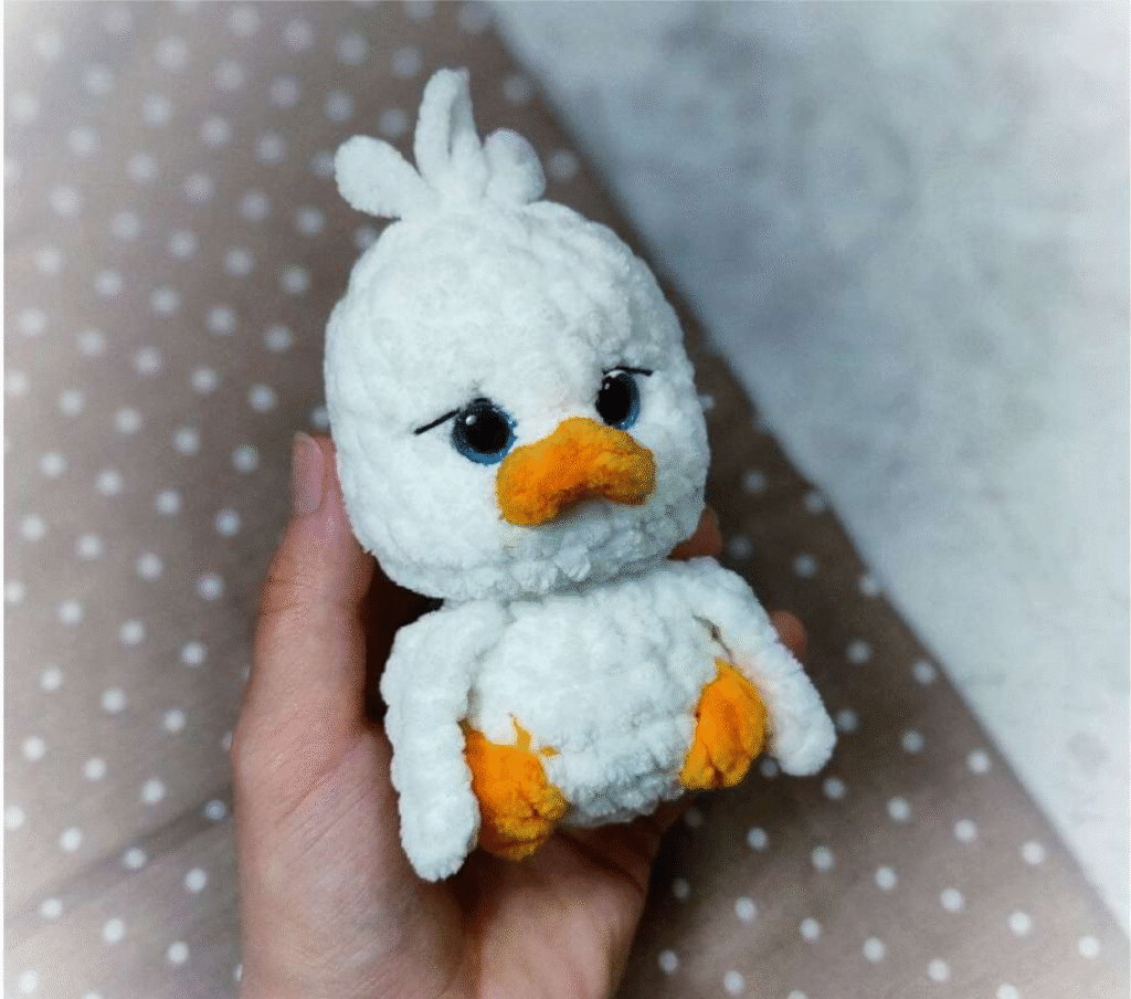 Free Adorable Gosling Keychain Crochet Pattern!